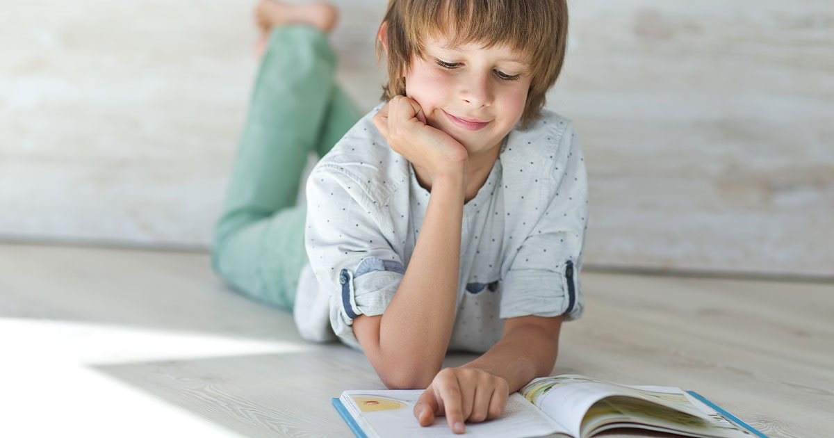Le livre chez l'enfant : comment l'encourager à lire ? - O2